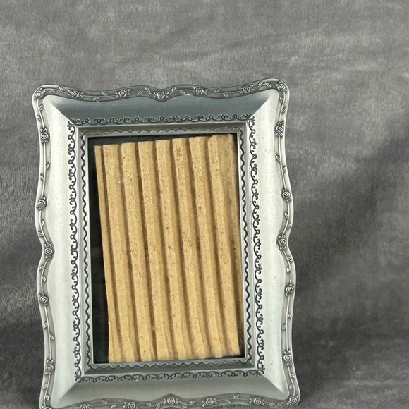 Malden | Accents | Vintage Malden Pewter Metal Picture Frame 35x5 Rose ...
